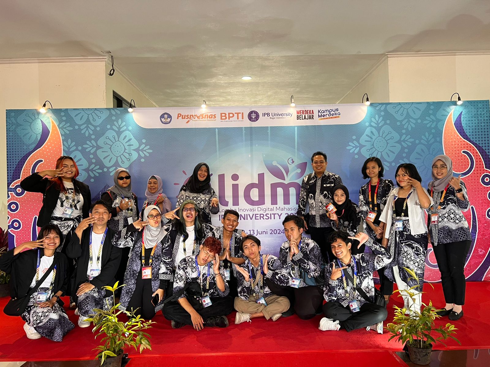 Mahasiswa Prodi Desain Komunikasi Visual Raih Juara Harapan di Lomba Inovasi Digital Mahasiswa ...