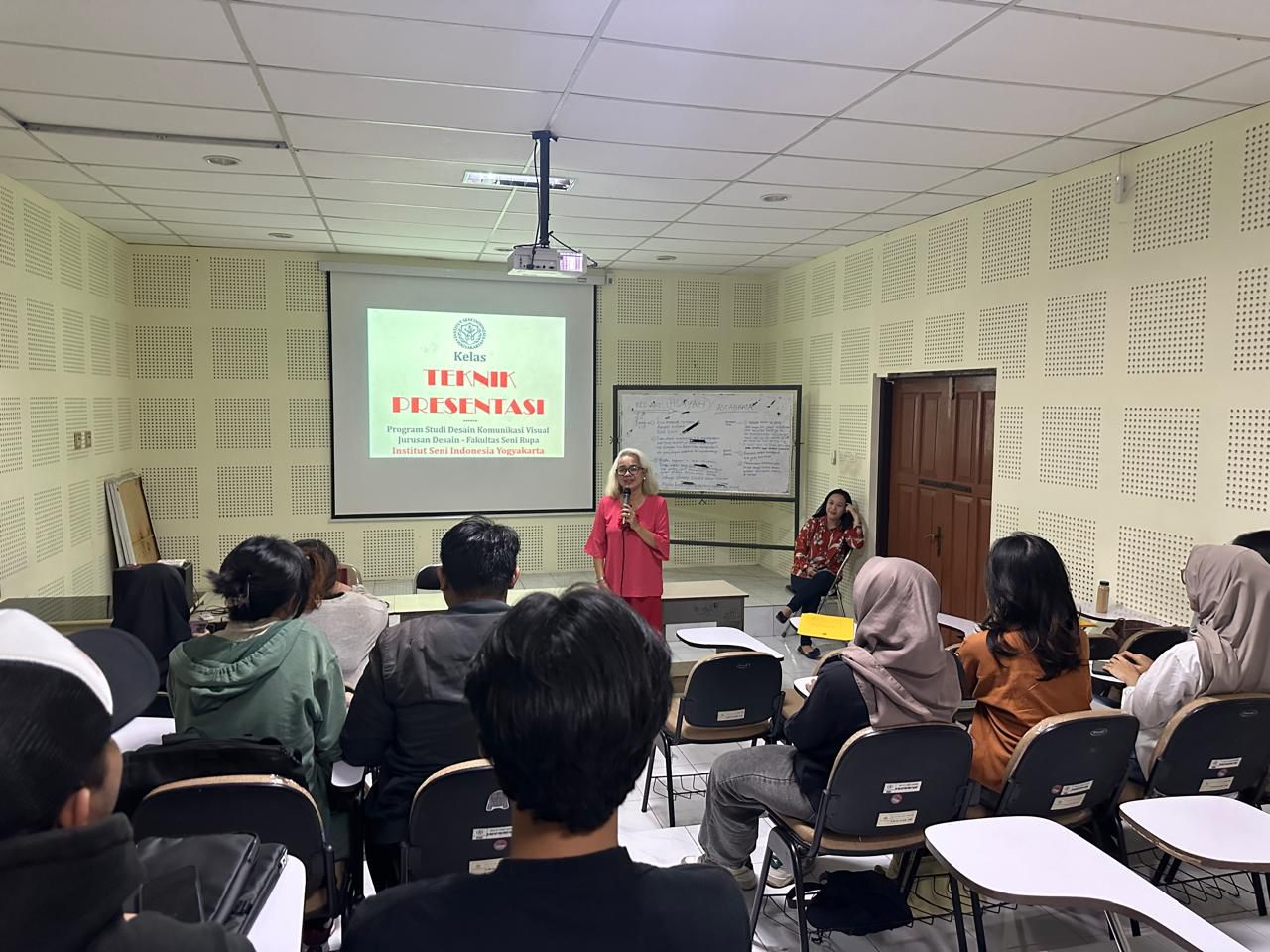 Prodi Desain Komunikasi Visual ISI Yogyakarta Membekali Mahasiswa ...